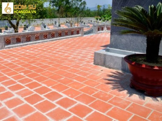 Gạch Bát Tràng lát sân có ưu điểm gì? Giá của gạch Bát Tràng lát sân là ...